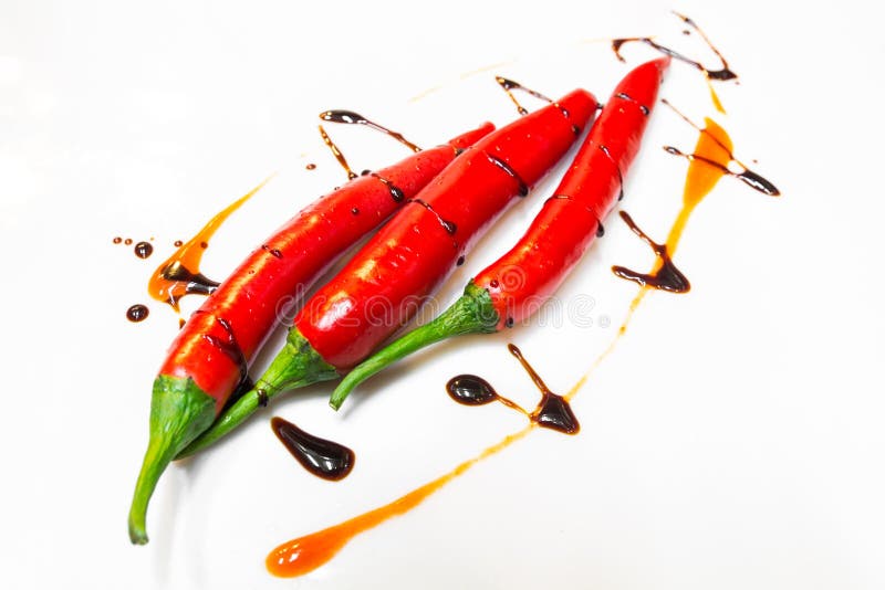 Piment rouge frais photo stock. Image du cayenne, nourriture - 32188318