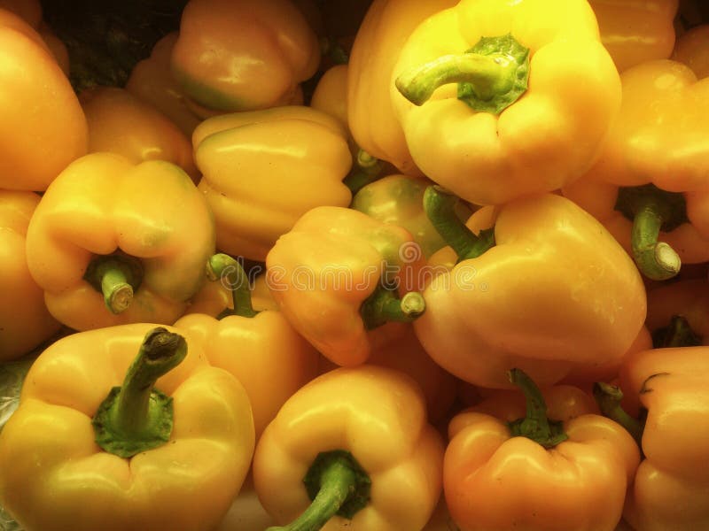 Pimenta amarela imagem de stock. Imagem de ingrediente - 48842565