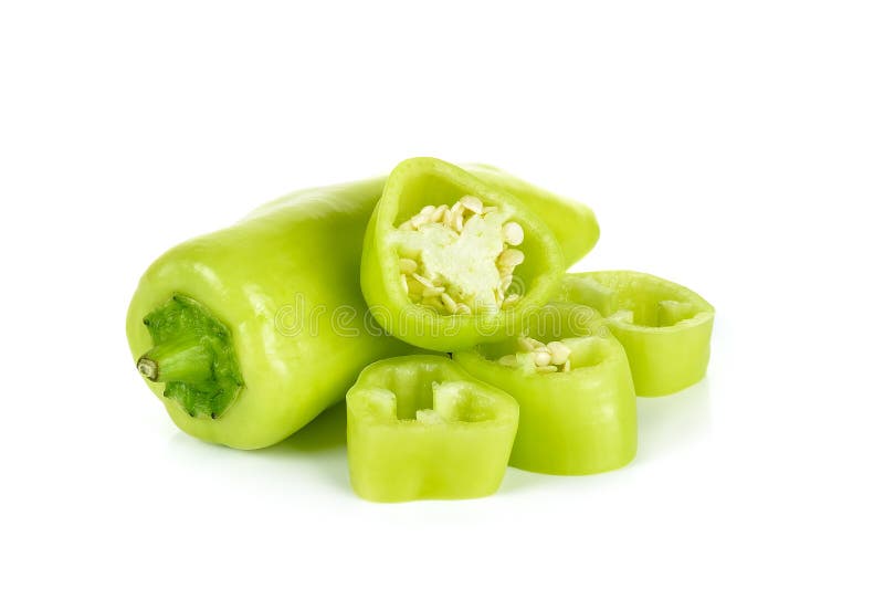 Poivre Vert De Piment Fort D'isolement Sur Le Fond Blanc Photo stock ...