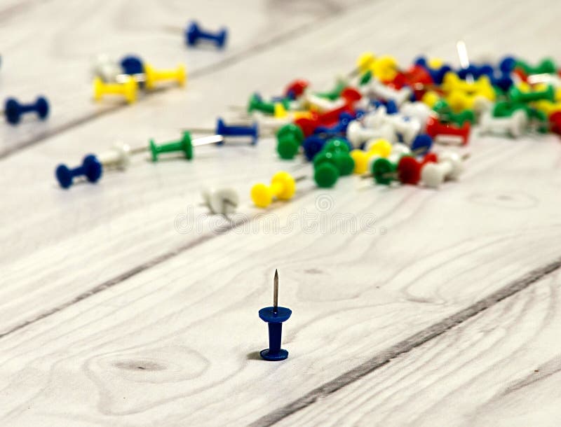 Pin para fixar o papel imagem de stock. Imagem de tecla - 126828443