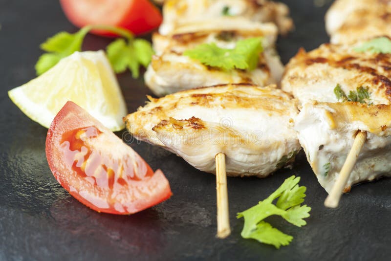 Pincho Asado a La Parilla Del Pollo Foto de archivo - Imagen de ...