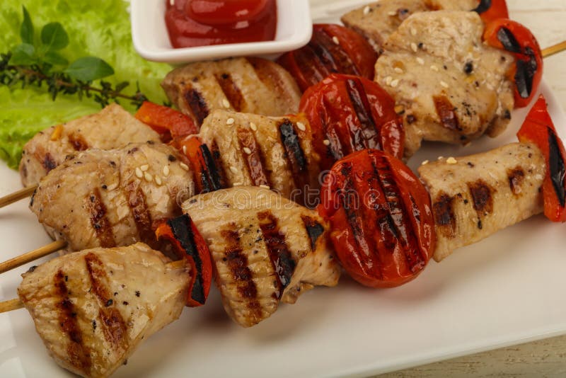 Pincho Asado a La Parrilla Del Pavo Imagen de archivo - Imagen de plato ...