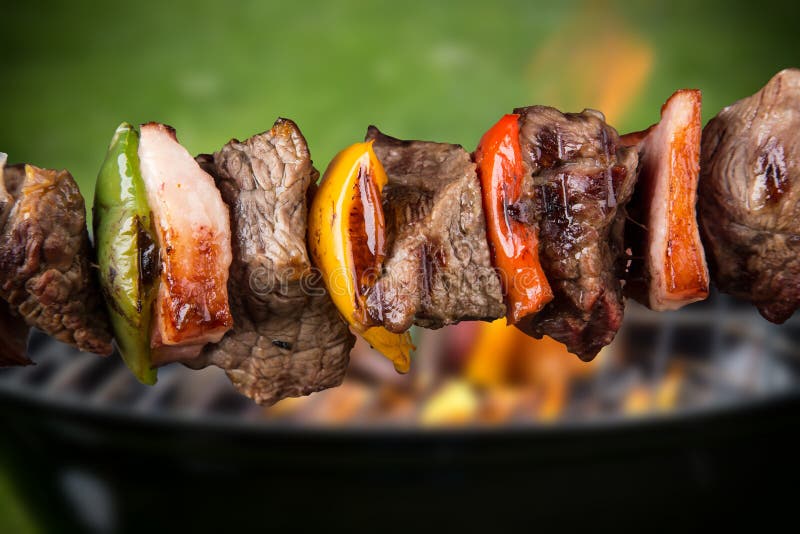 Pinchos Asados a La Parilla Imagen de archivo - Imagen de asado ...