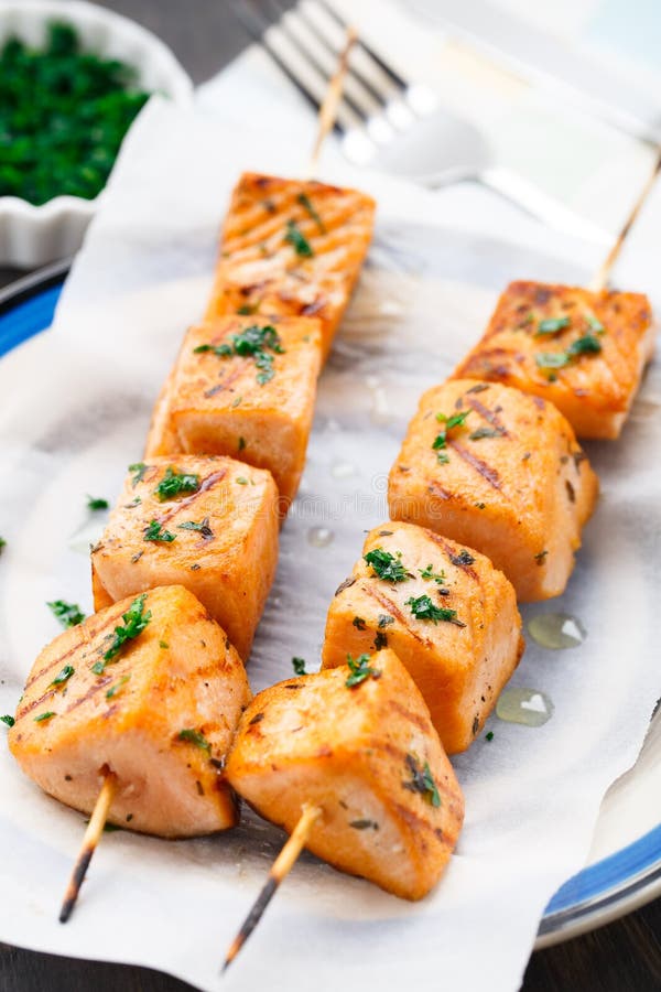 Pinchos de color salmón foto de archivo. Imagen de cena - 38354598