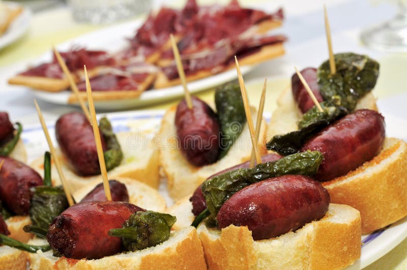 Pinchos españoles imagen de archivo. Imagen de coma, barra - 26779863