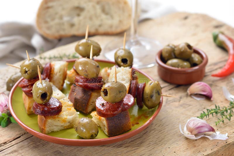 Pinchos Españoles Calientes Imagen de archivo - Imagen de pimenton ...