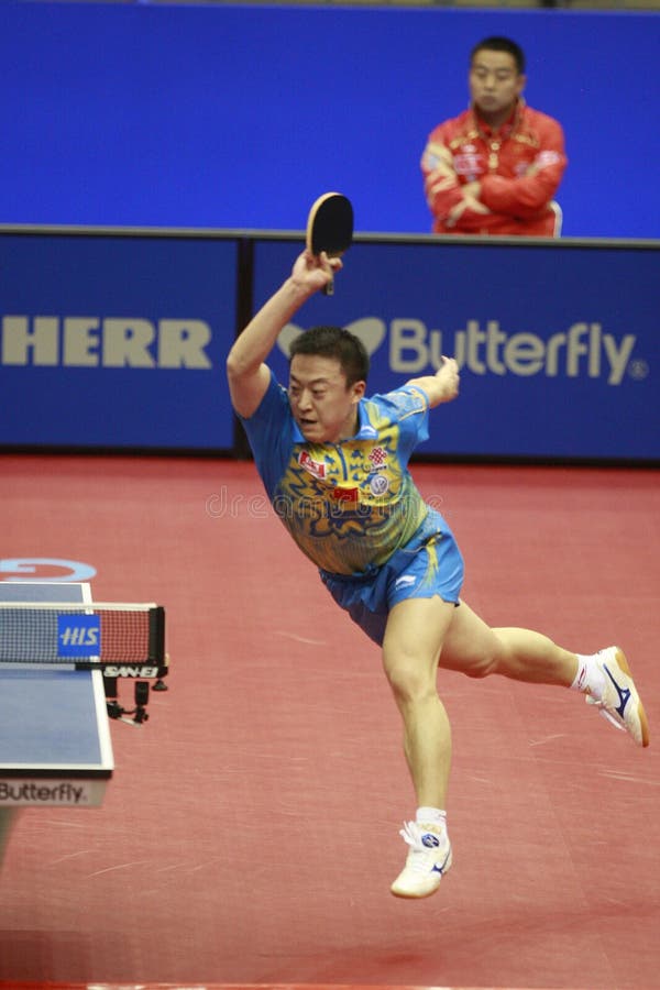 Ping-pong photo éditorial. Image du table, mélangé, tennis - 9154121