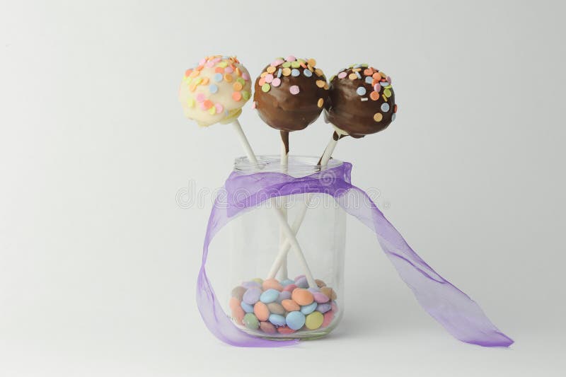 Pink and Chocolate Cake Pops Stock Photo - Image of compleanno, melts ...