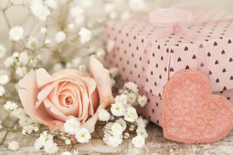 Pink Gift Box with Pink Rose Stock Photo - Image of flower, bunch: 64877550