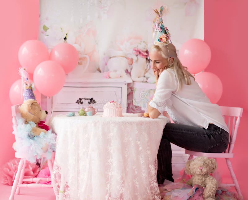 Pink, Room, Party, Cake Decorating Picture. Image: 114296534