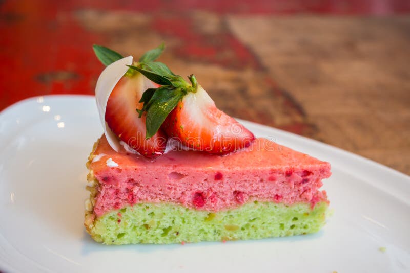 Pink Strawberry Cheese Cake Stock Image - Image of fruit, plate: 56057129