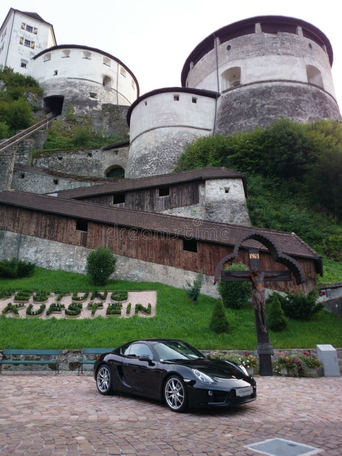Pinnacle Porsche editorial image. Image of fortrace, cayman - 43723795