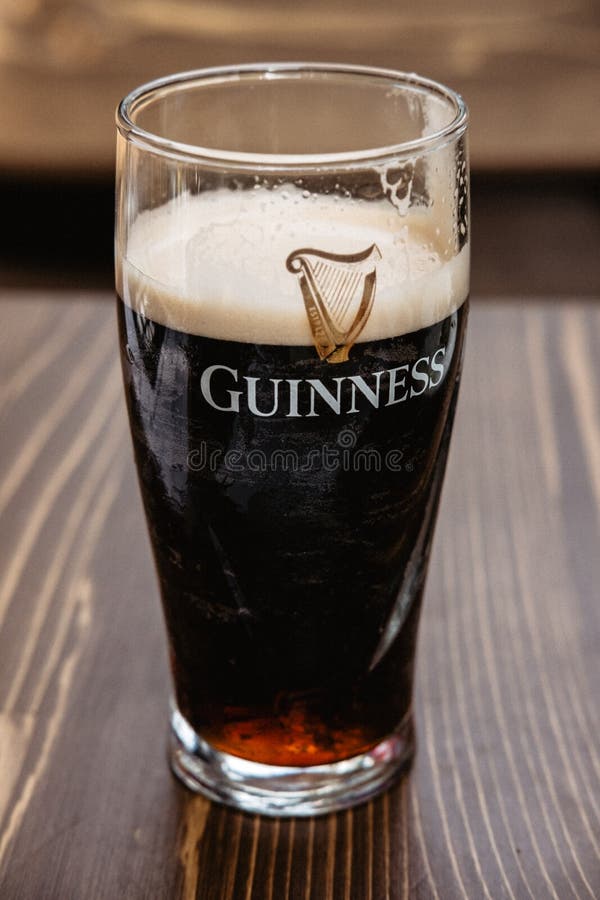 Pint of Guinness Beer editorial image. Image of irish - 262160540