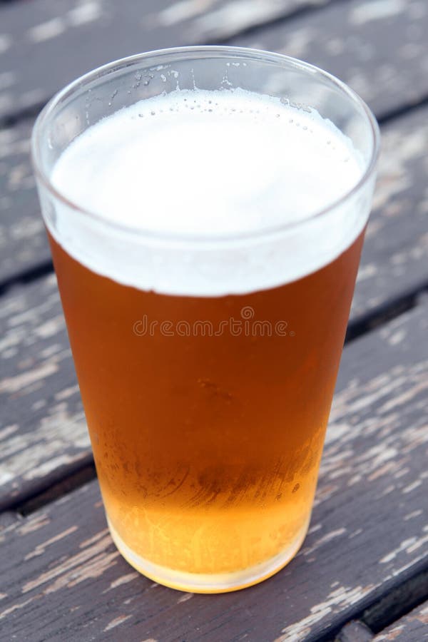 Pinta di birra fotografia stock. Immagine di birra, alcool - 11751842