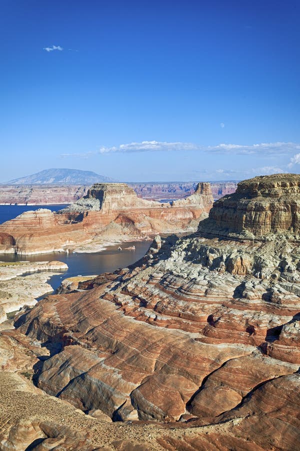 Pionowo Widok Jeziorny Powell, Obraz Stock - Obraz złożonej z ...