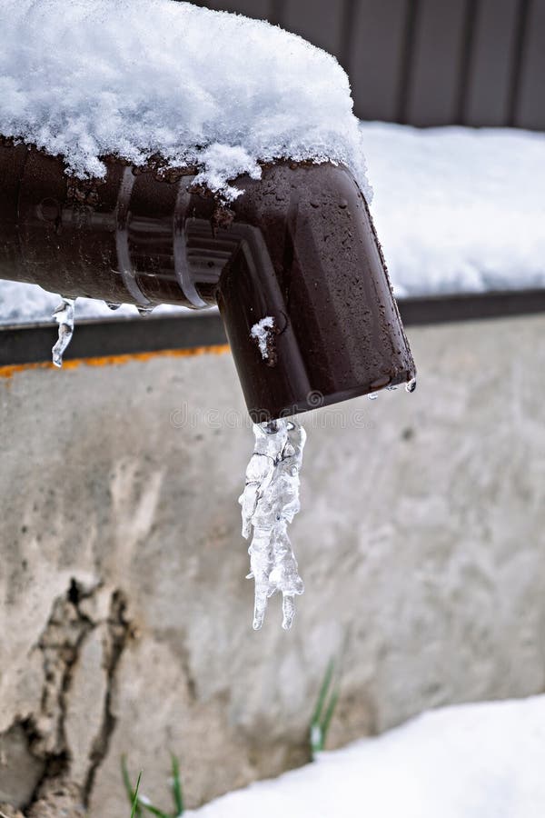 Gutter Covered Snow Icicles Side House Stock Photos - Free & Royalty ...