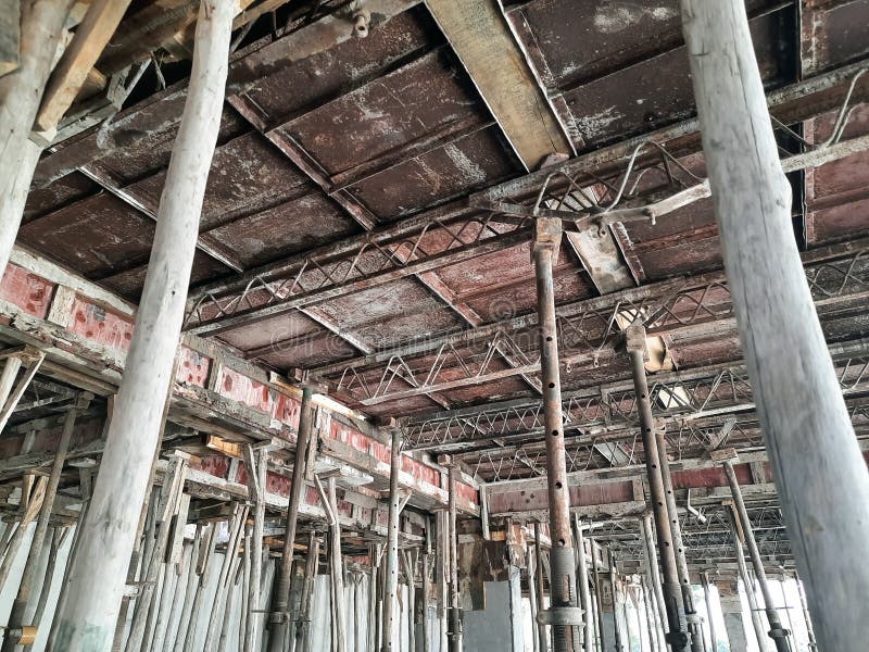 Pipe Support Under Concrete Beam, Centering Plates Stock Image - Image ...