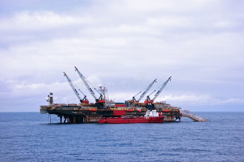 Pipelaying Barge Working in North Sea Stock Photo - Image of move ...