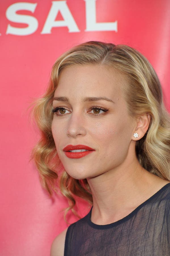 Piper Perabo editorial stock image. Image of perabo, angeles - 26360754