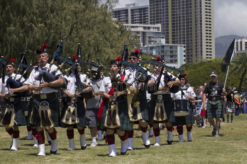 Pipes are calling editorial photo. Image of oahu, leffanta - 24161116