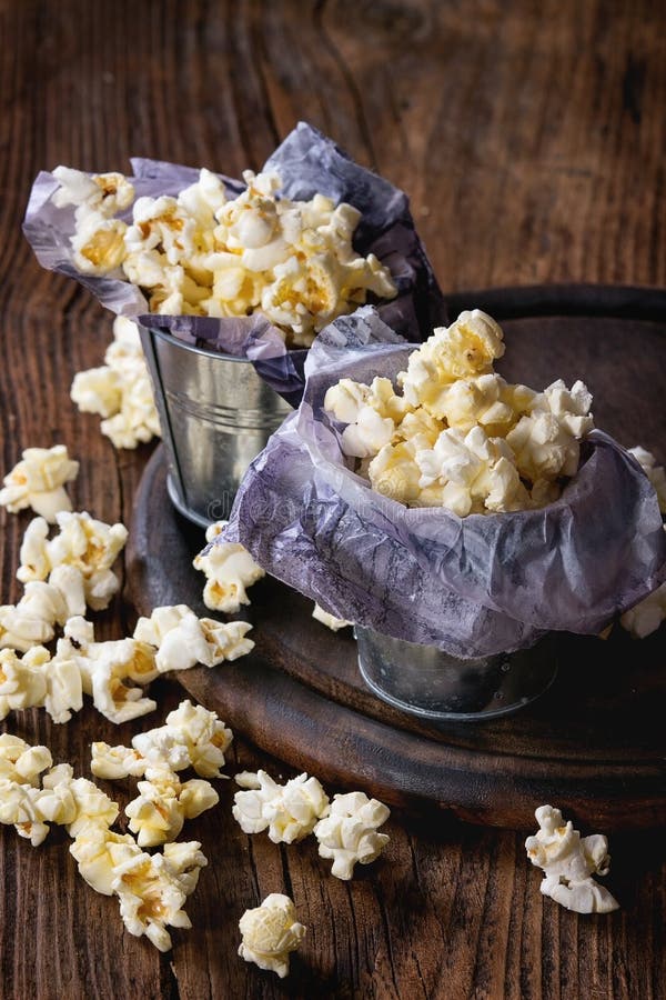 Pipoca salgada preparada foto de stock. Imagem de fundo - 74009720
