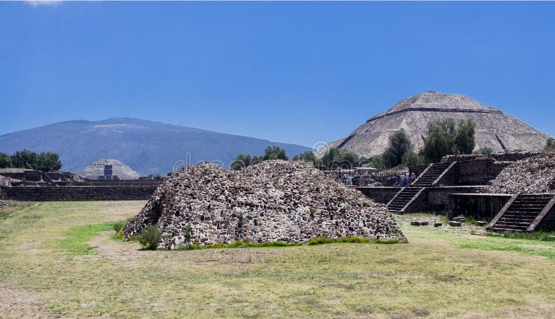 Piramide Van the Sun Teotihuacan Stock Afbeelding - Image of aztec ...