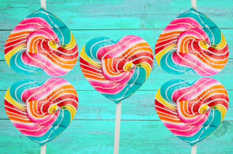 Piruleta Colorida Del Corazón Foto de archivo - Imagen de dulce, retro ...