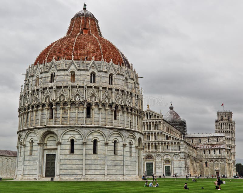 Pisa Leaning Tower editorial image. Image of architecture - 123660535