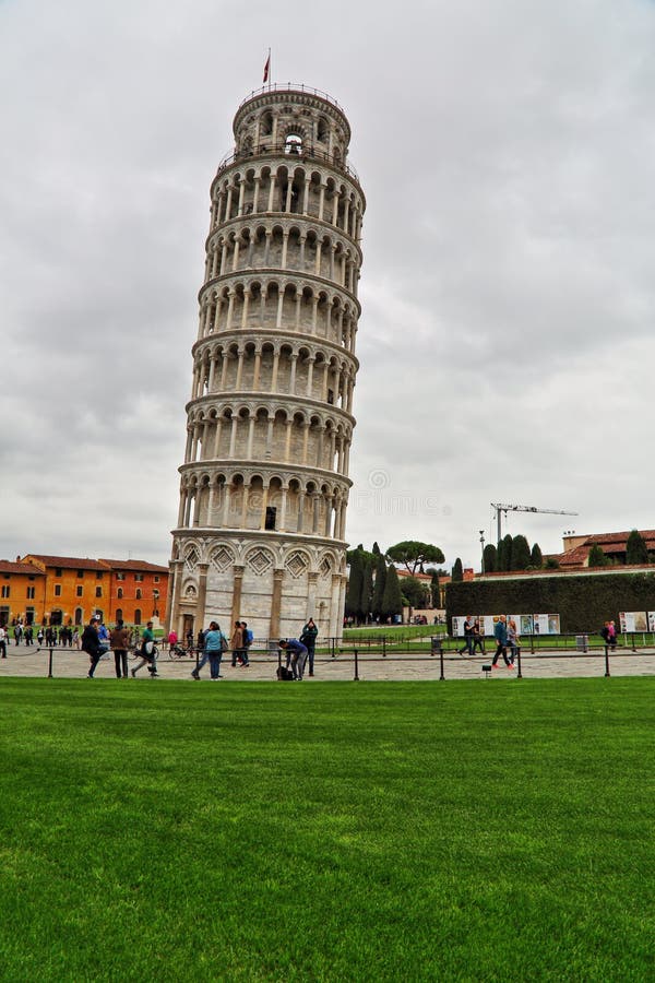 Pisa Leaning Tower editorial stock photo. Image of inclined - 123660538