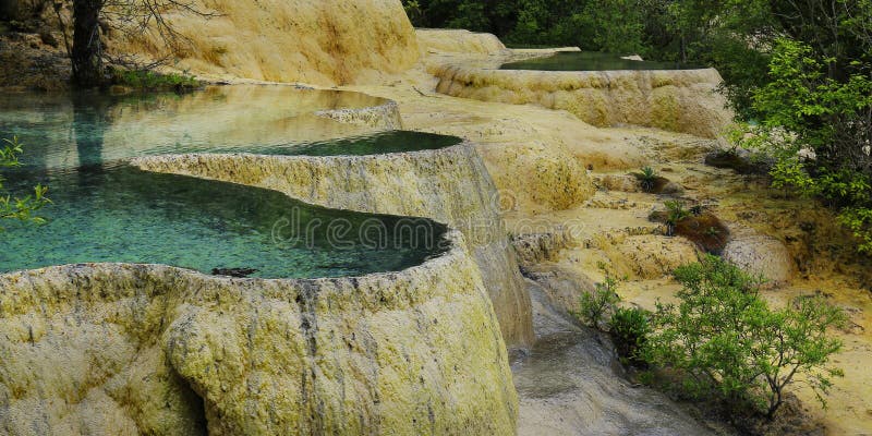 Piscina azul natural imagen de archivo. Imagen de parque - 122496857