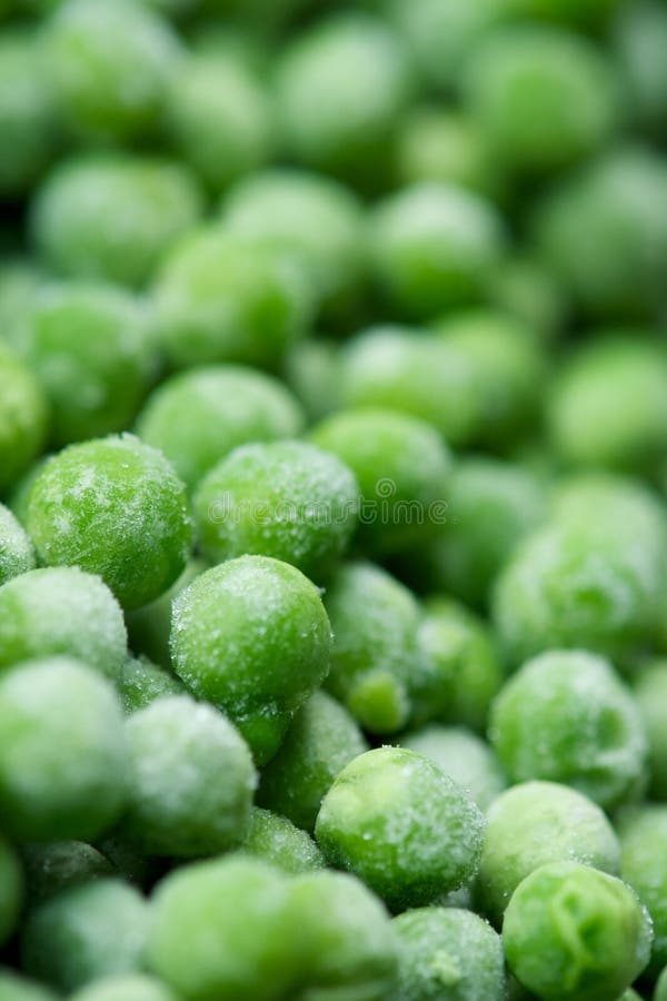 Piselli verdi immagine stock. Immagine di alimento, agricoltura - 18744997