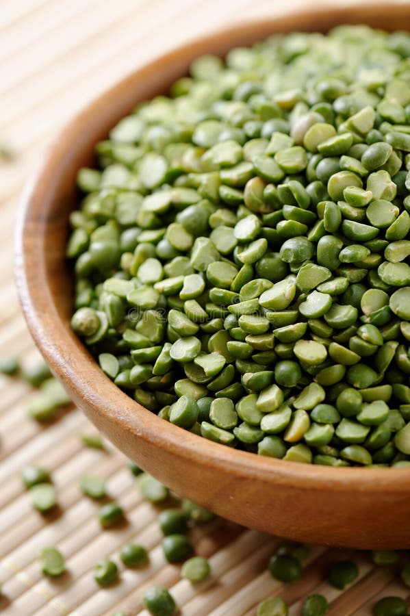 Piselli Gialli Secchi Spaccatura Fotografia Stock - Immagine di ...