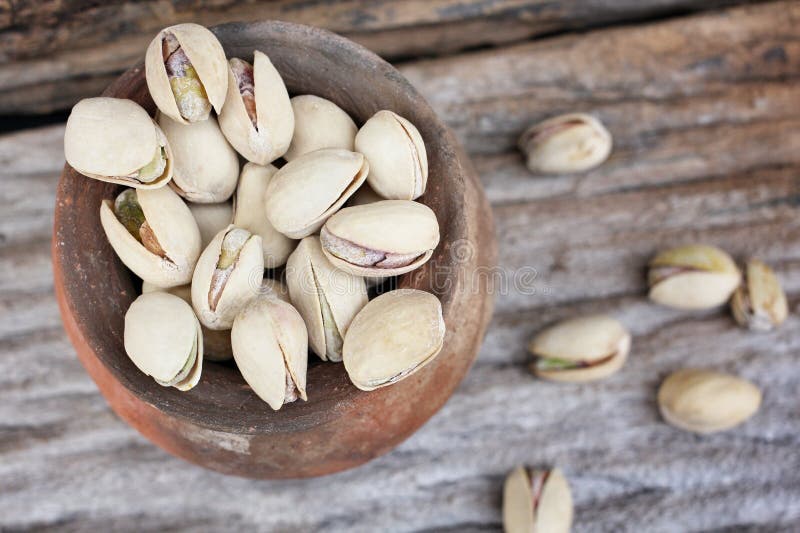 Pistache image stock. Image du blanc, pistache, organique - 33058739
