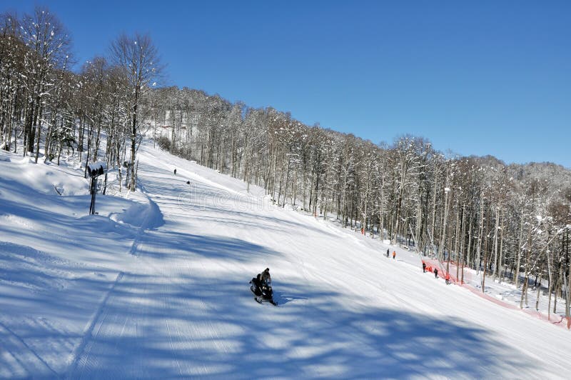 Piste de ski image stock. Image du neige, sportif, chemin - 22569073