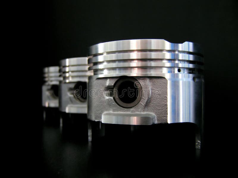 Pistons D'isolement Sur Le Noir Image. Image: 5098935