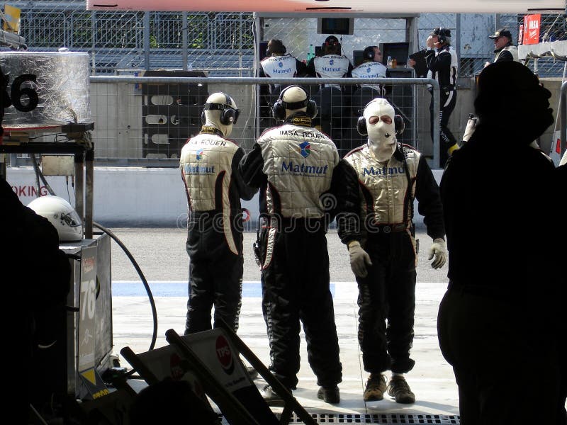 Pit crew editorial image. Image of ebent, pitlane, team - 25162380