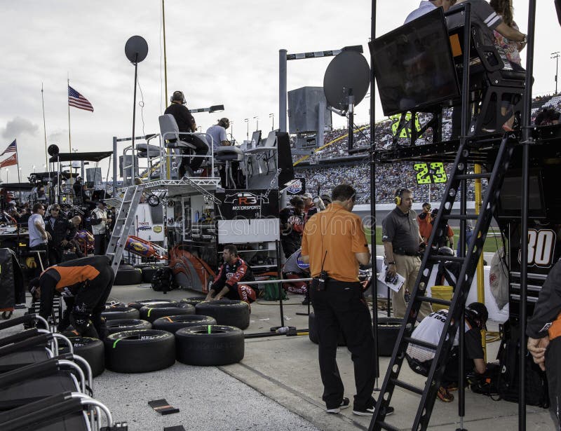 Pit Road editorial photography. Image of racetrack, pits - 34817317