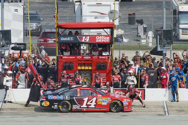 Pit Stop editorial stock photo. Image of crash, hendrick - 26907848