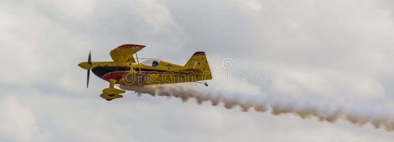 Pitts Special Stunt Plane Completing a Low Pass at the 2017 Avalon ...