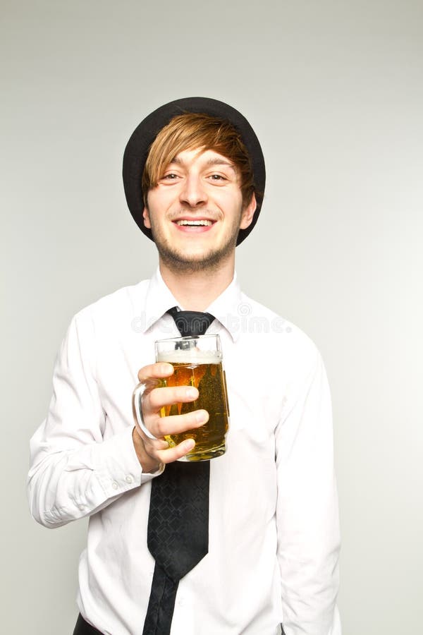 Piwo obraz stock. Obraz złożonej z osoba, ludzie, nastroszony - 19292851