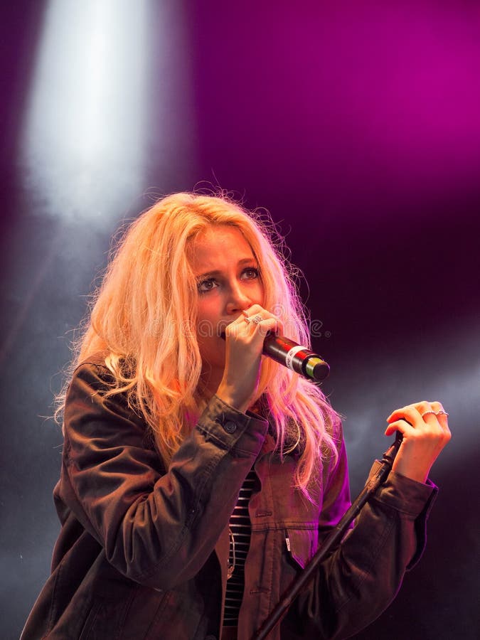 Pixie Lott editorial stock photo. Image of lancashire - 44193378