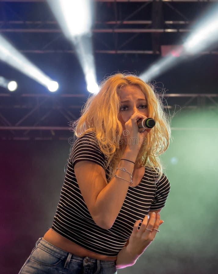 Pixie Lott editorial stock photo. Image of lancashire - 44193448