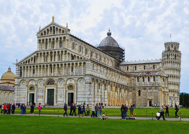 Piza editorial photography. Image of tourists, catedral - 92067212