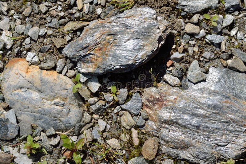 Pizarra De La Roca En Una Mina De Hueco Abierto Foto de archivo ...