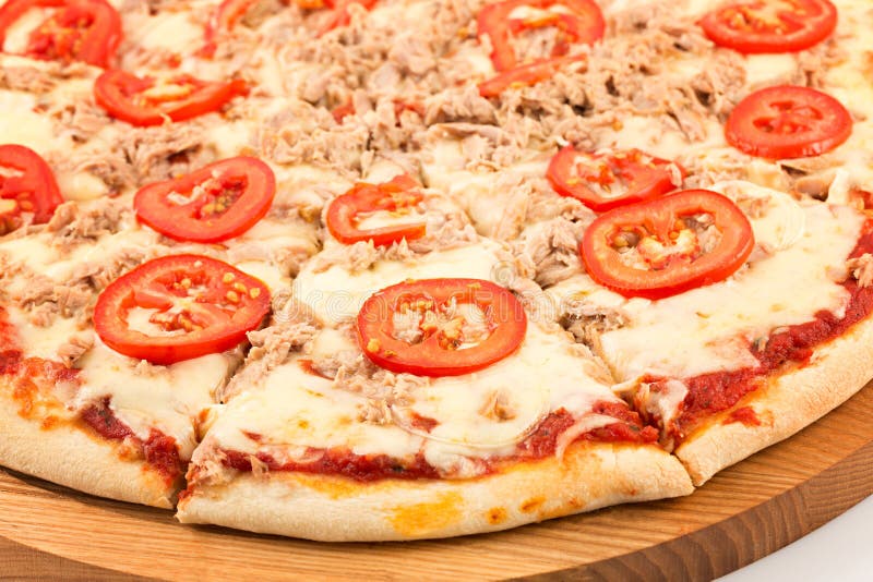 Pizza Com Atum, Mussarela, Tomates, Atum, Cebola Foto de Stock - Imagem ...