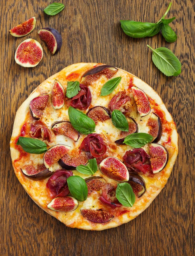 Pizza com figos, foto de stock. Imagem de gostoso, figo - 44689218