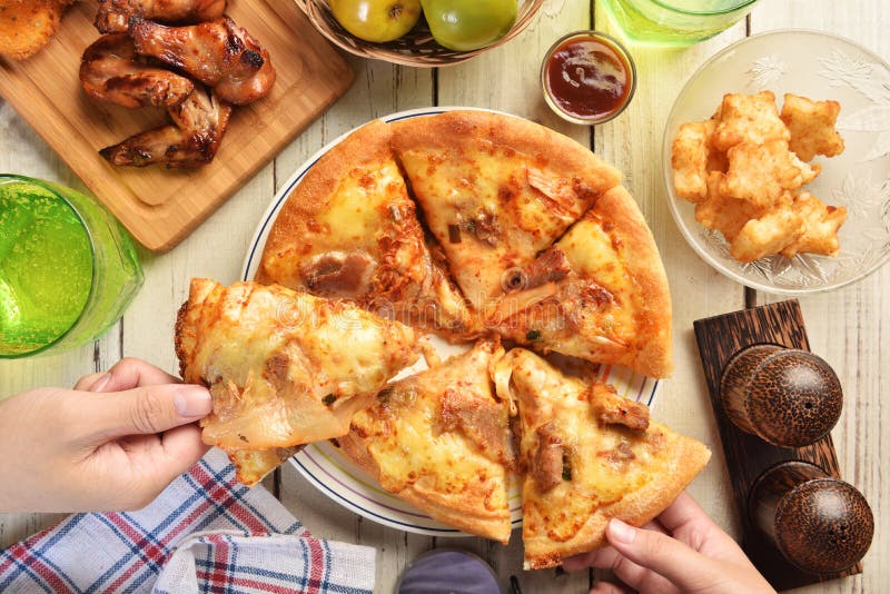 Pizza Coreana Del Cerdo Del Kimchi Imagen de archivo - Imagen de cerdo ...