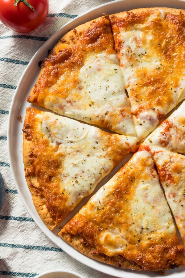 Pizza De Queso Casero Cursi Imagen de archivo - Imagen de queso, cena ...