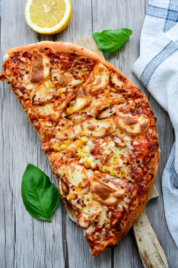 Pizza del pollo foto de archivo. Imagen de cierre, hecho - 117331654