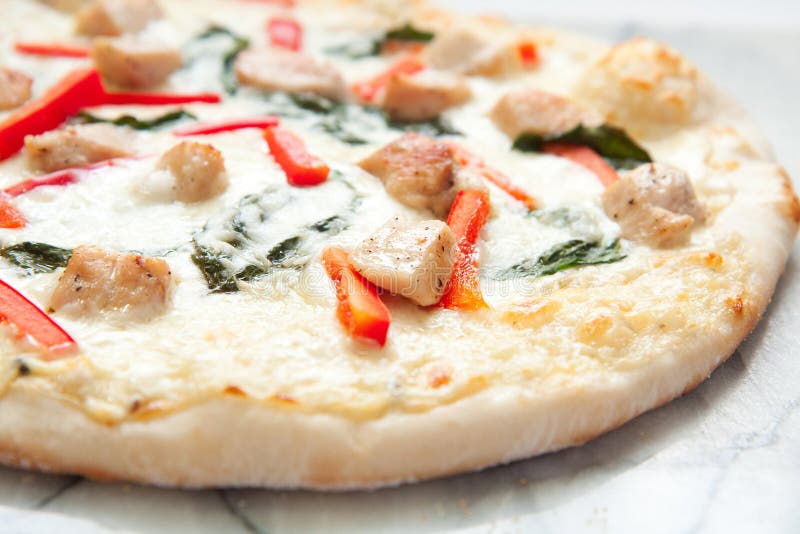 Pizza del pollo imagen de archivo. Imagen de hojas, fino - 16388341